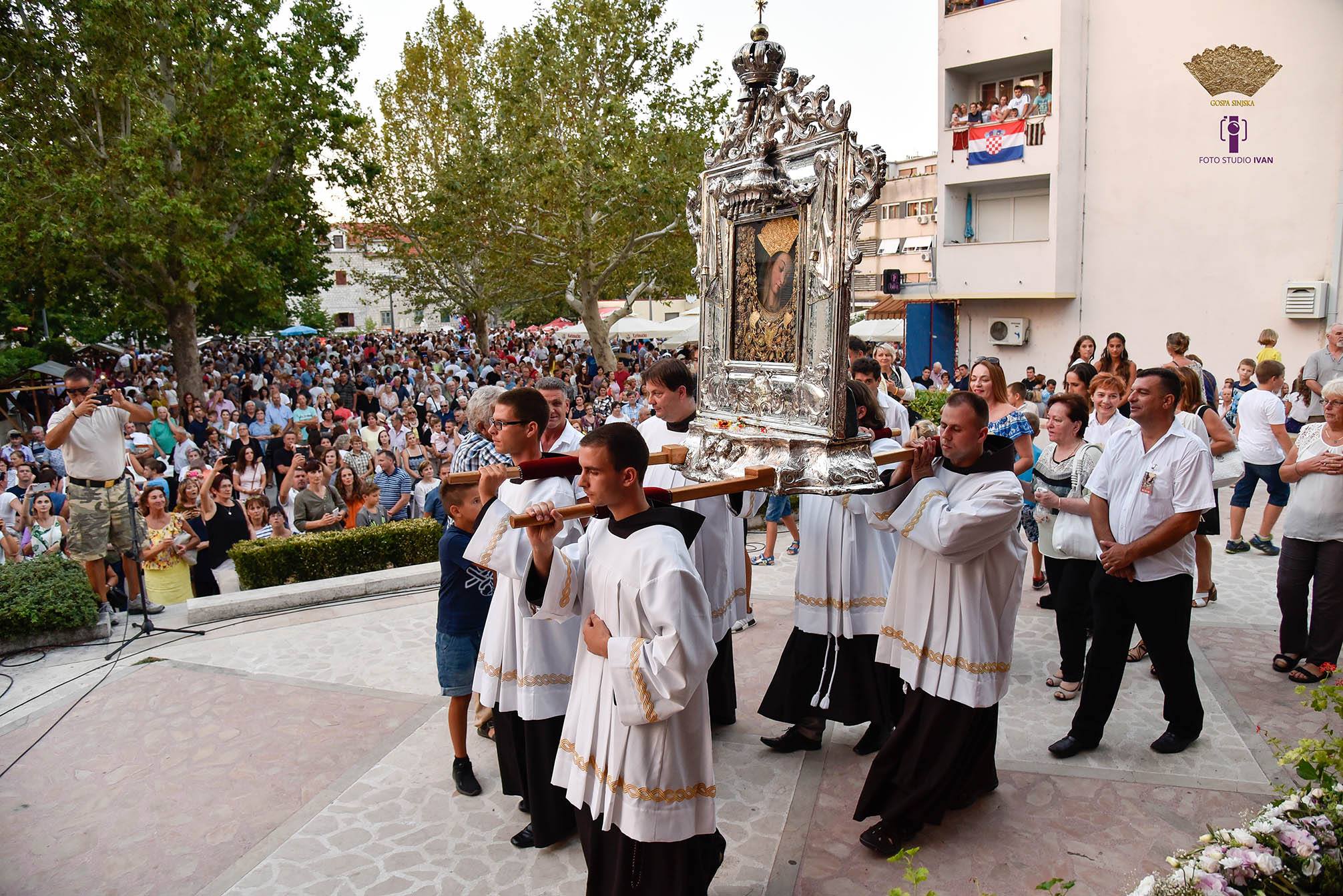 Večernje slavlje na svetkovinu Gospe Sinjske 2017.